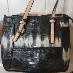 Guess | Bags | Guess Tote | Poshmark